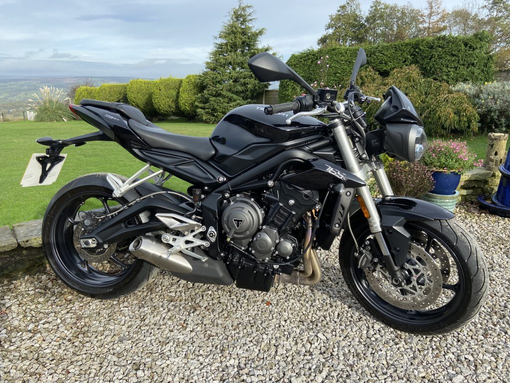 18 - 68 TRIUMPH STREET TRIPLE 765 S - 1 OWNER - LOW MILES - IMMACULATE ...