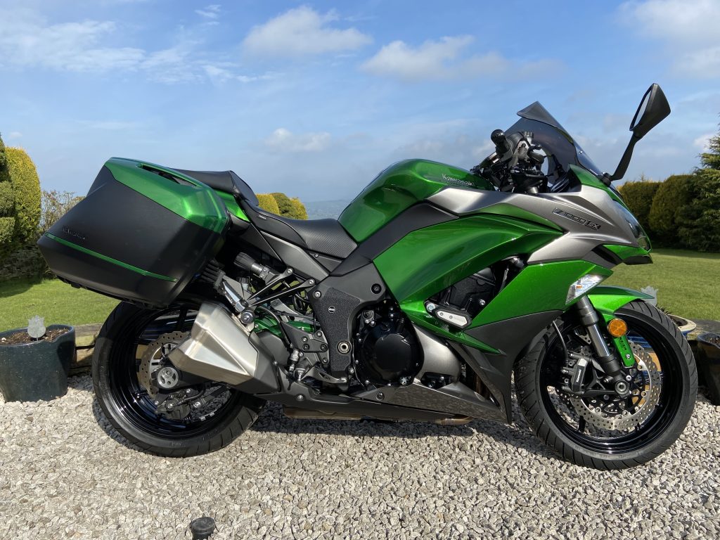 18 - 18 KAWASAKI Z1000SX - LOW MILES - VERY HIGH SPEC - Woodvale ...