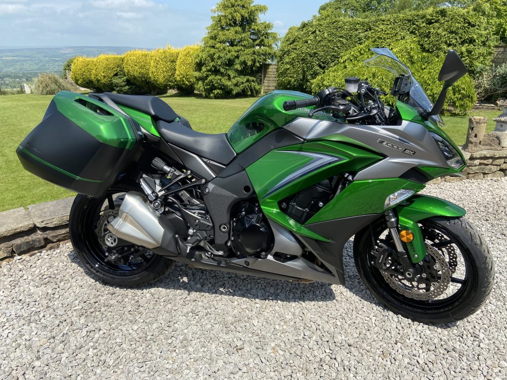 19 - 19 KAWASAKI Z1000SX WKF - LOW MILES - TOTALLY IMMACULATE - FSH ...